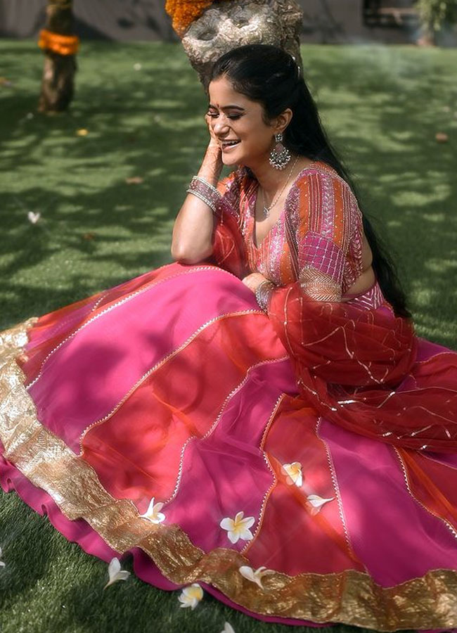 ఆర్జీవీ మేనకోడలు శ్రావ్య వర్మ పెళ్లి వేడుకలు.. సందడి చేసిన యాంకర్ సుమ కనకాల! | RGV's niece ...